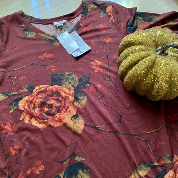 LuLaRoe | Dresses | Lularoe Emily Roses Dress Nwt Stunning Unicorn L ...